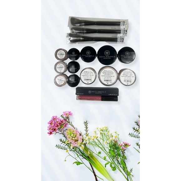 Young Living | Makeup | Savvy Mineral Makeup Pc Bundle Veil Blush ...